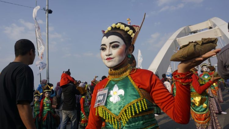 Menengok Kemeriahan Pemecahan Rekor Tari Thengul dan Sego Buwuhan ...
