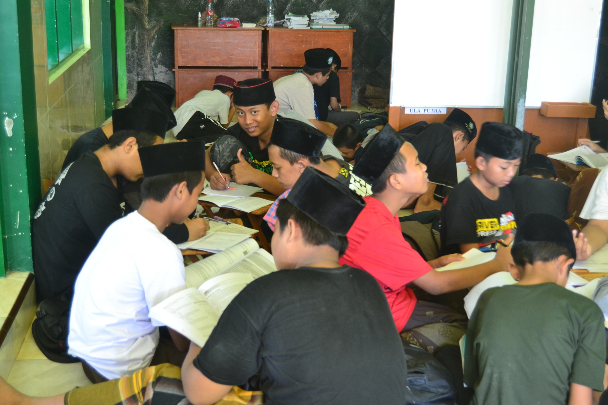 Tradisi Literasi Arridwan Almaliky, Atmosfer Ilmiah di Sudut Kota ...